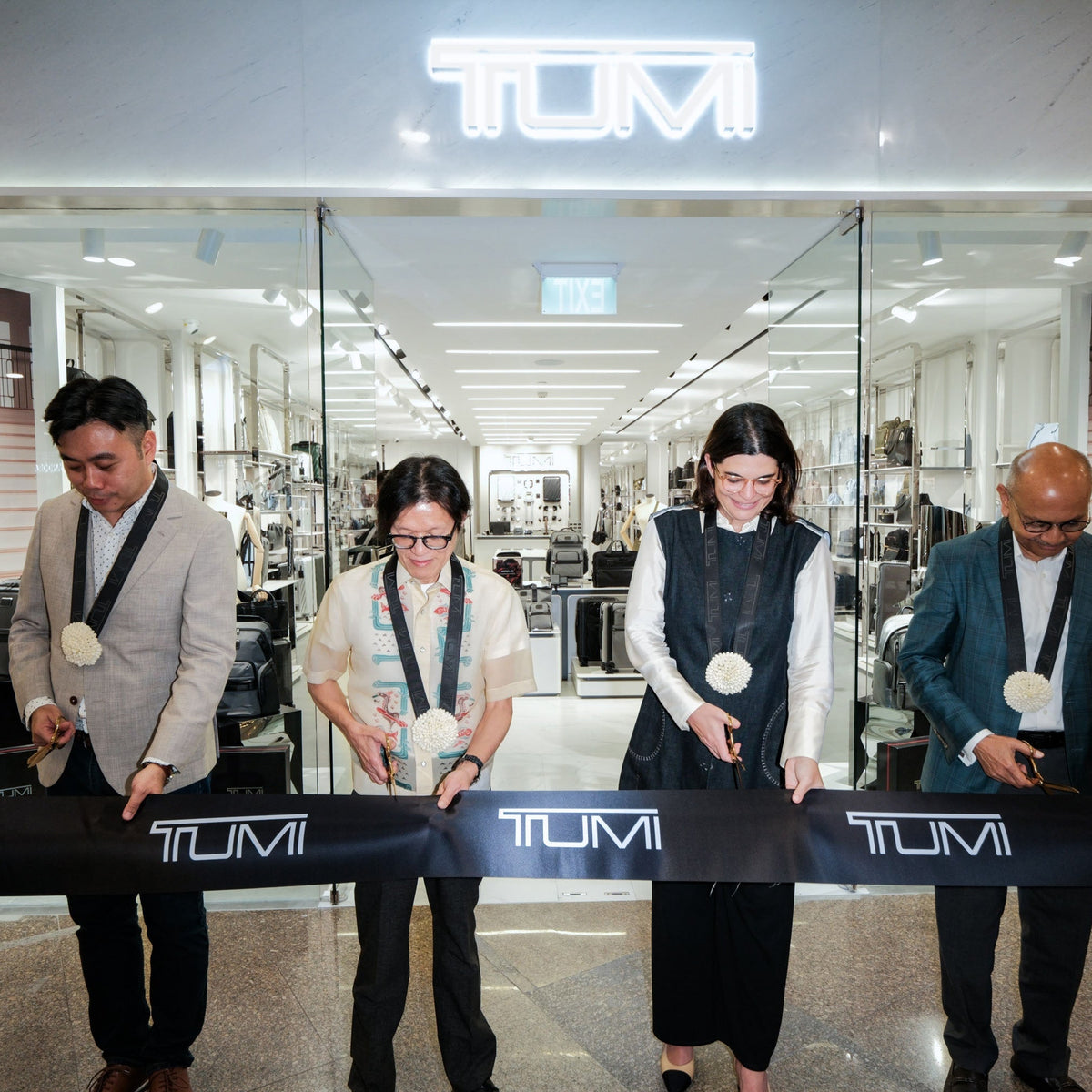 TUMI Celebrates the Grand Opening of its First Manifest Concept Design ...